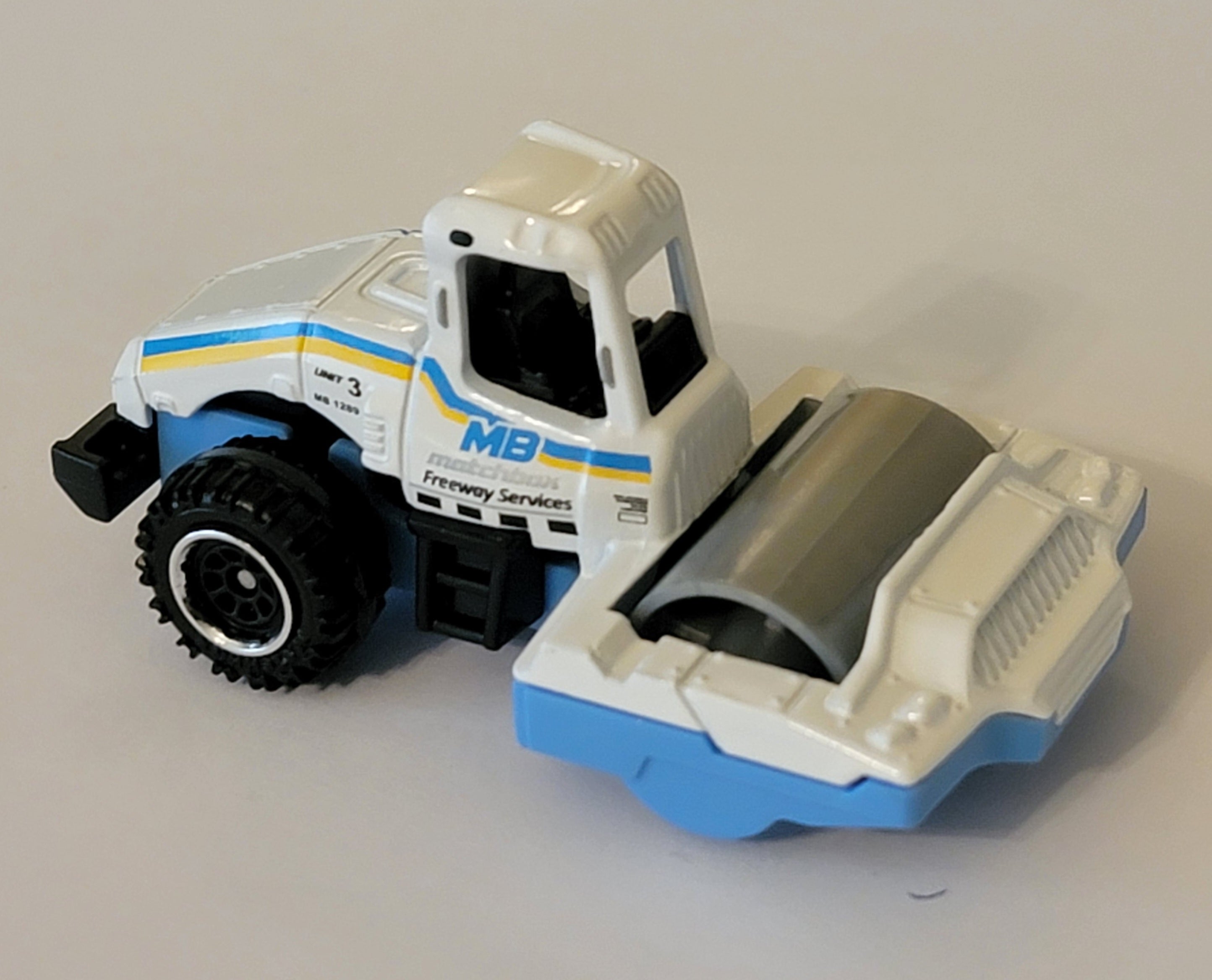 Matchbox 2025 #050/100 Road Roller, NEW/LOOSE, white – Ignition Diecast
